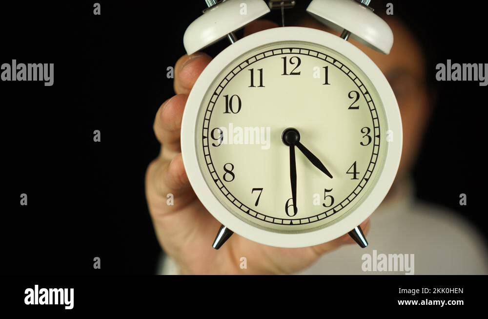 4 30 clock Stock Videos & Footage - HD and 4K Video Clips - Alamy