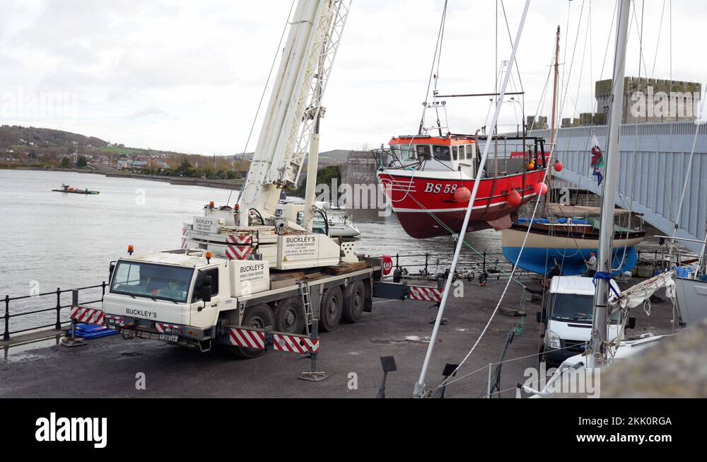 Heavy lifting harbour crane Stock Videos & Footage - HD and 4K Video ...