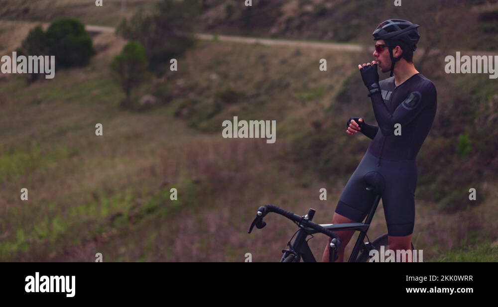 Athlete eating bar Stock Videos & Footage - HD and 4K Video Clips - Alamy