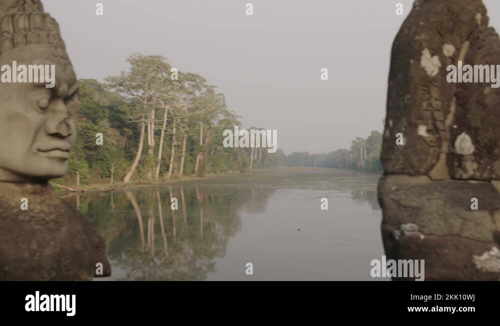 Statue angkor Stock Videos & Footage - HD and 4K Video Clips - Alamy