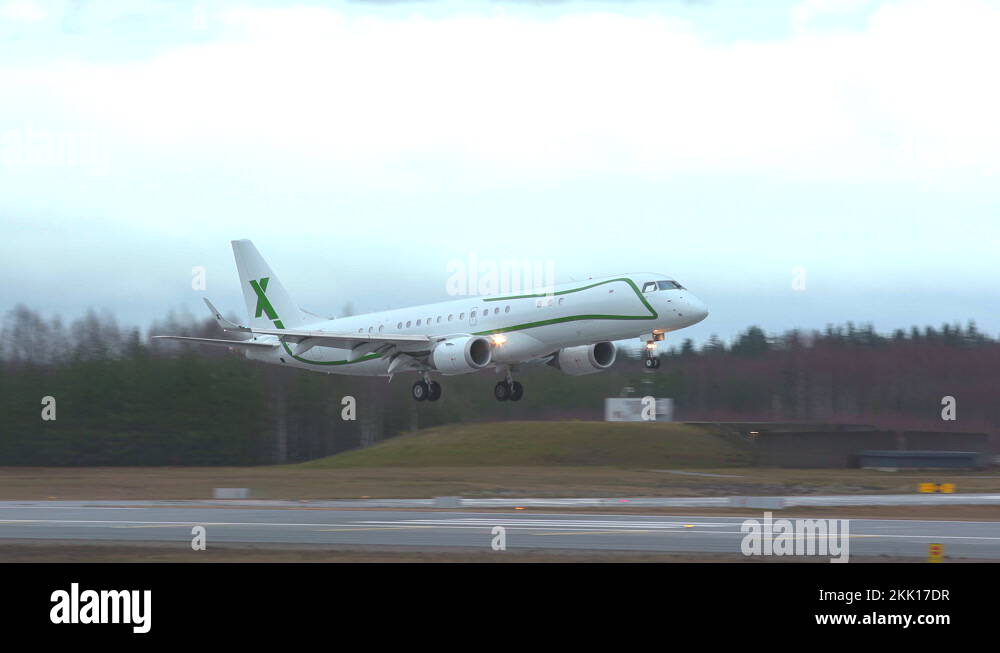 Embraer lineage 1000 Stock Videos & Footage - HD and 4K Video Clips - Alamy