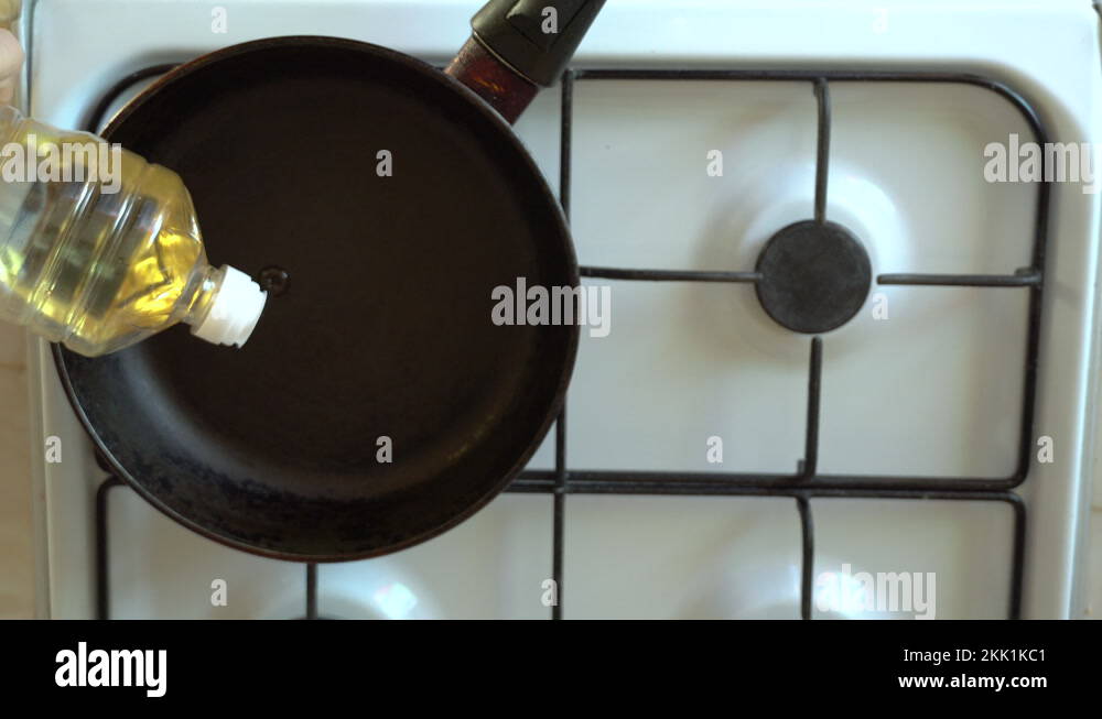Top view skillet pan Stock Videos & Footage - HD and 4K Video Clips - Alamy