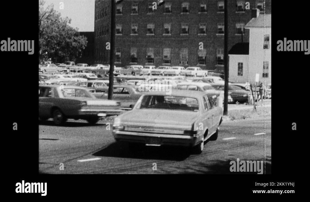 Turn around sign Stock Videos & Footage - HD and 4K Video Clips - Alamy