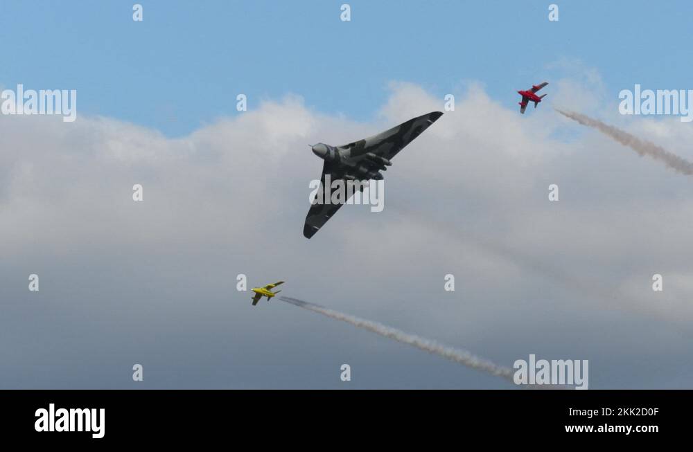 Vulcan bomber Stock Videos & Footage - HD and 4K Video Clips - Alamy
