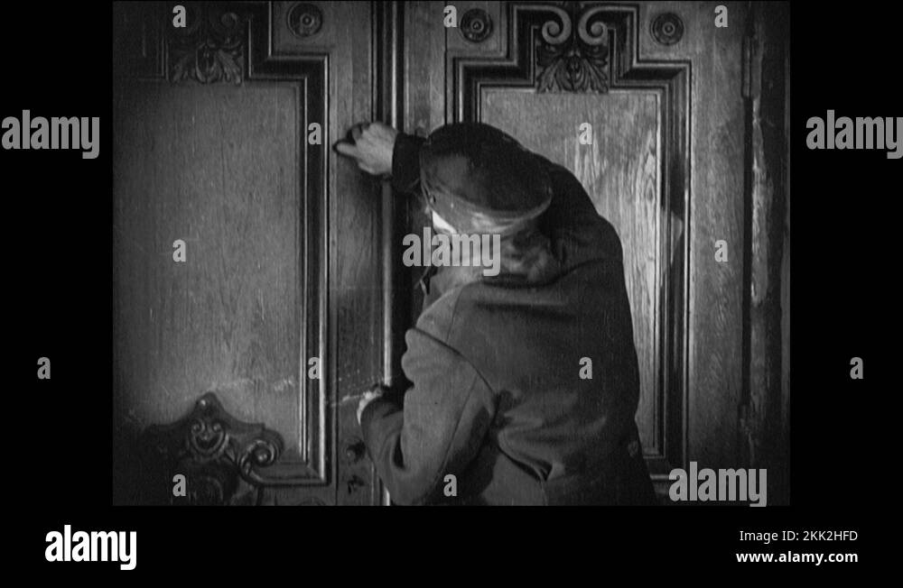 Sign of Four, Morstan, Sherlock and Watson enter mysterious house, UK ...