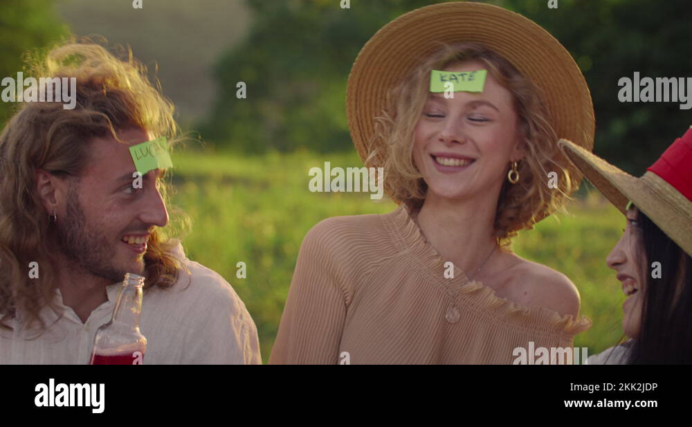 Guessing Game Green Stock Videos And Footage Hd And 4k Video Clips Alamy