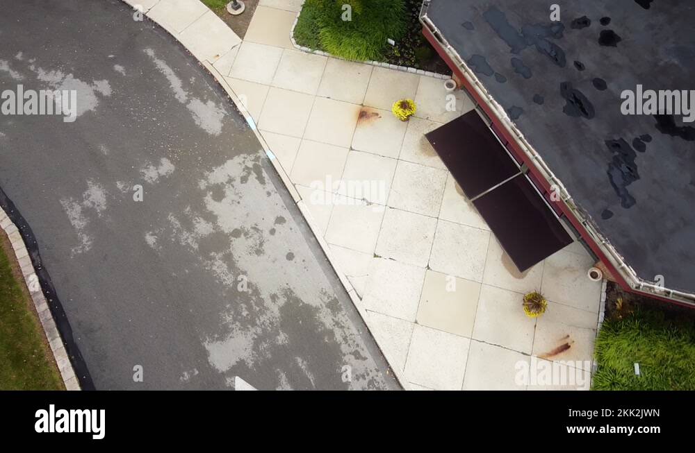 Driveway arrows Stock Videos & Footage - HD and 4K Video Clips - Alamy