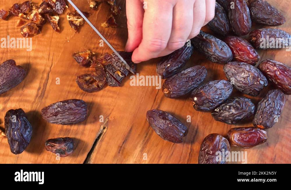 Medjool dates Stock Videos & Footage - HD and 4K Video Clips - Alamy