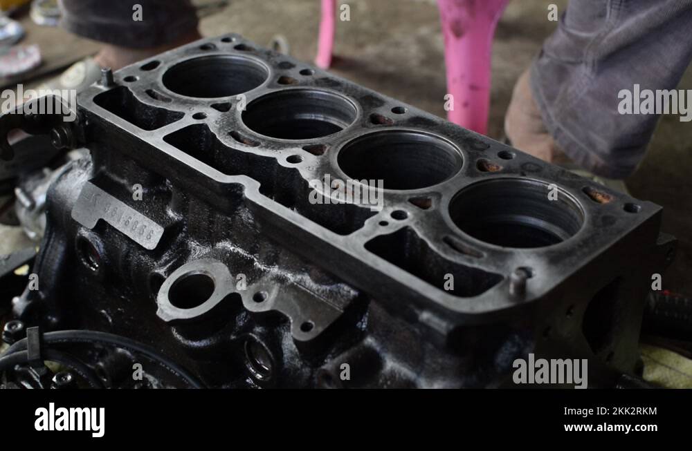 Inserting car engine Stock Videos & Footage - HD and 4K Video Clips - Alamy