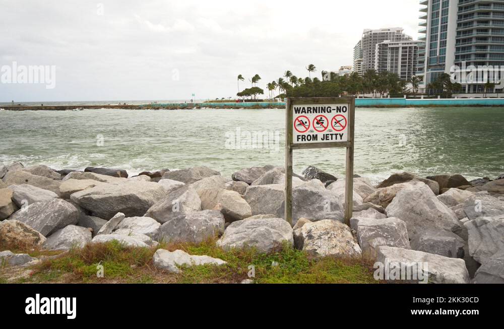 Diving jetty Stock Videos & Footage - HD and 4K Video Clips - Alamy