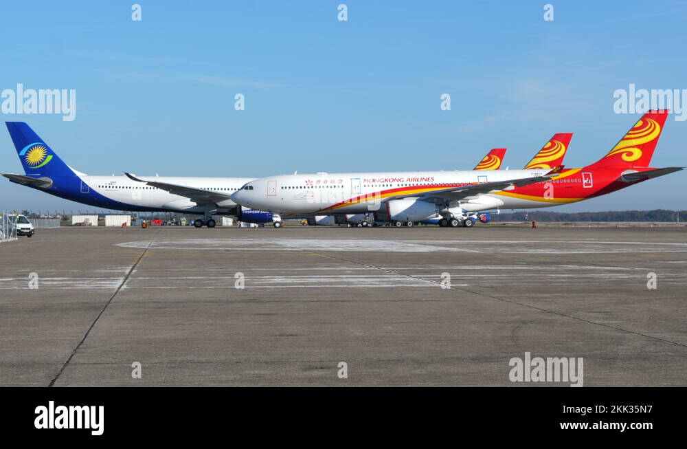 Ground crew vehicle Stock Videos & Footage - HD and 4K Video Clips - Alamy