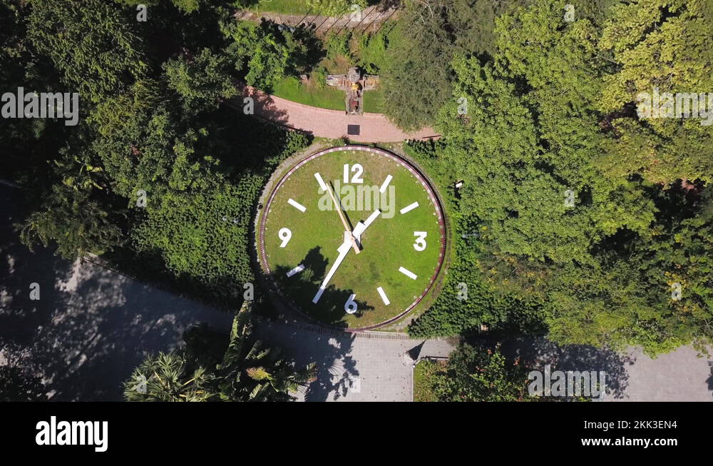 Giant ancient clock Stock Videos & Footage - HD and 4K Video Clips - Alamy