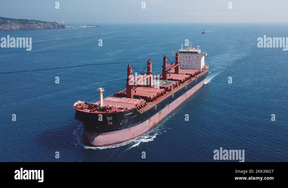 Bulk freighter bulker merchant ship designed transport unpackaged bulk ...