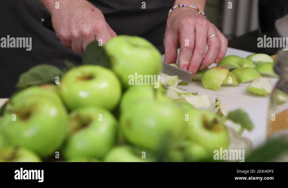 Sharp apples Stock Videos & Footage - HD and 4K Video Clips - Alamy