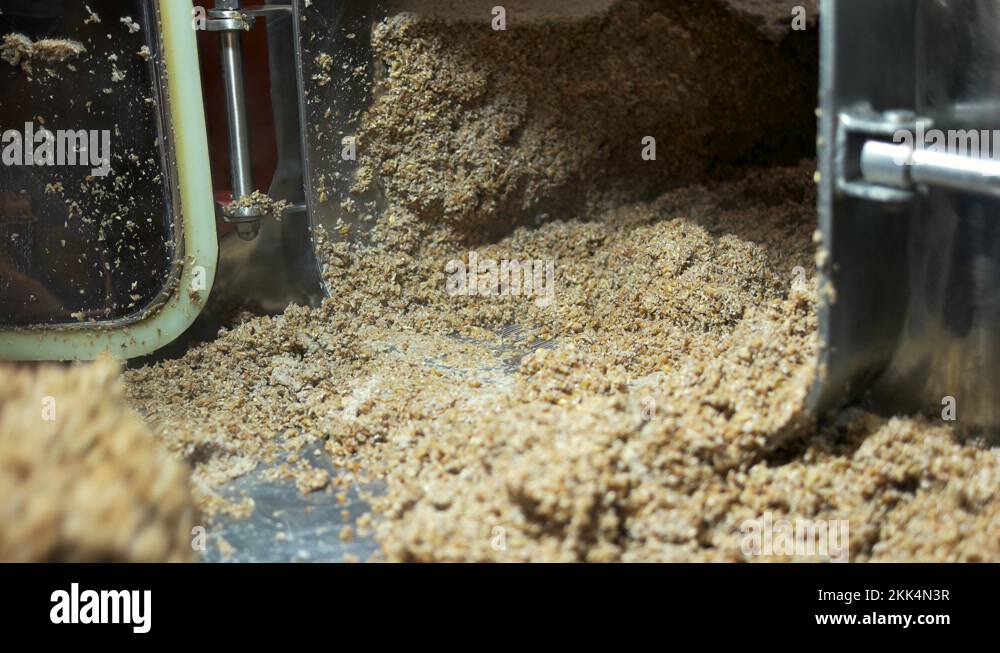 Digging tank Stock Videos & Footage - HD and 4K Video Clips - Alamy