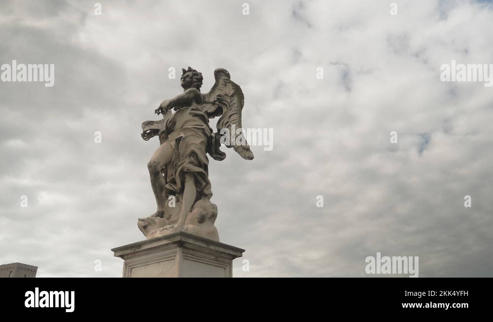 Angel statues bernini bridge angels Stock Videos & Footage - HD and 4K Video Clips - Alamy