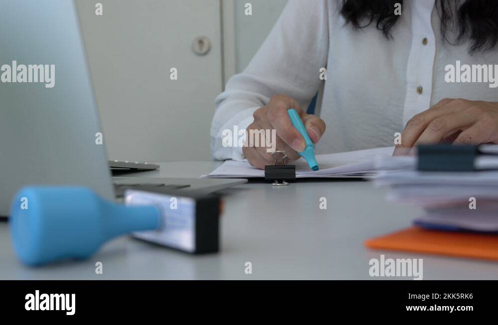 White underline Stock Videos & Footage - HD and 4K Video Clips - Alamy