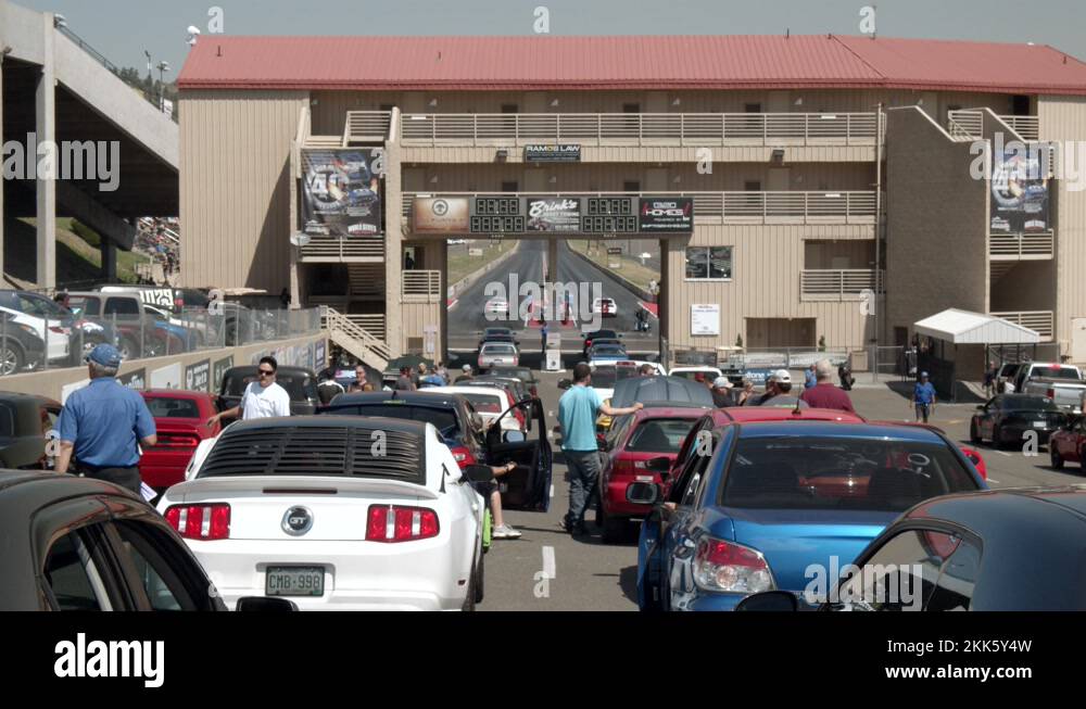 Cars line up Stock Videos & Footage - HD and 4K Video Clips - Alamy