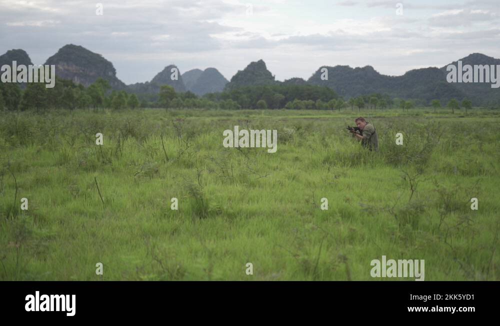 Soldier running through battlefield in Stock Videos & Footage - HD and ...