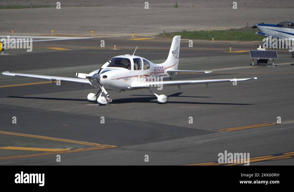 General aviation airplane Stock Videos & Footage - HD and 4K Video ...