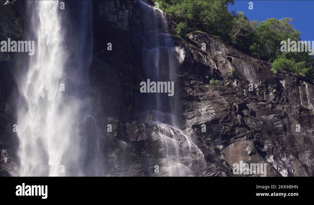 Iconic water feature Stock Videos & Footage - HD and 4K Video Clips - Alamy