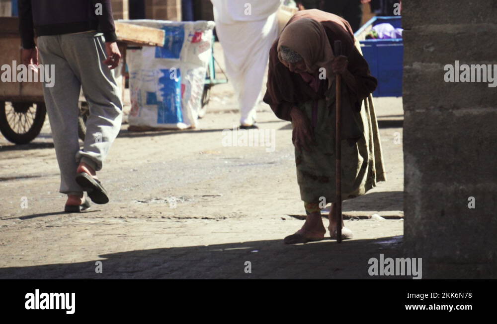 Hunchback woman Stock Videos & Footage - HD and 4K Video Clips - Alamy