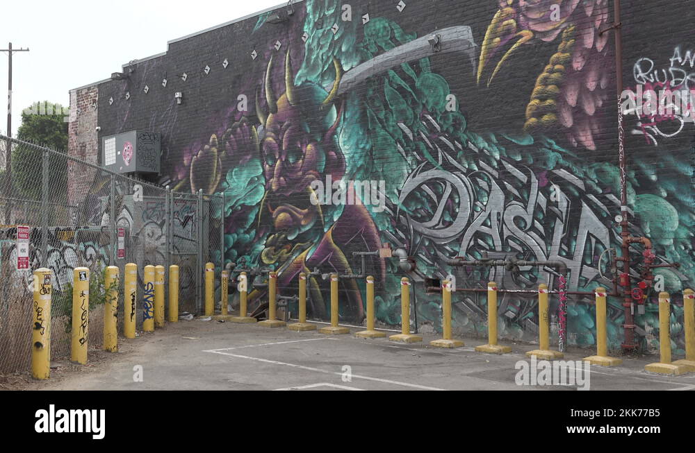 Graffiti side of building Stock Videos & Footage - HD and 4K Video ...