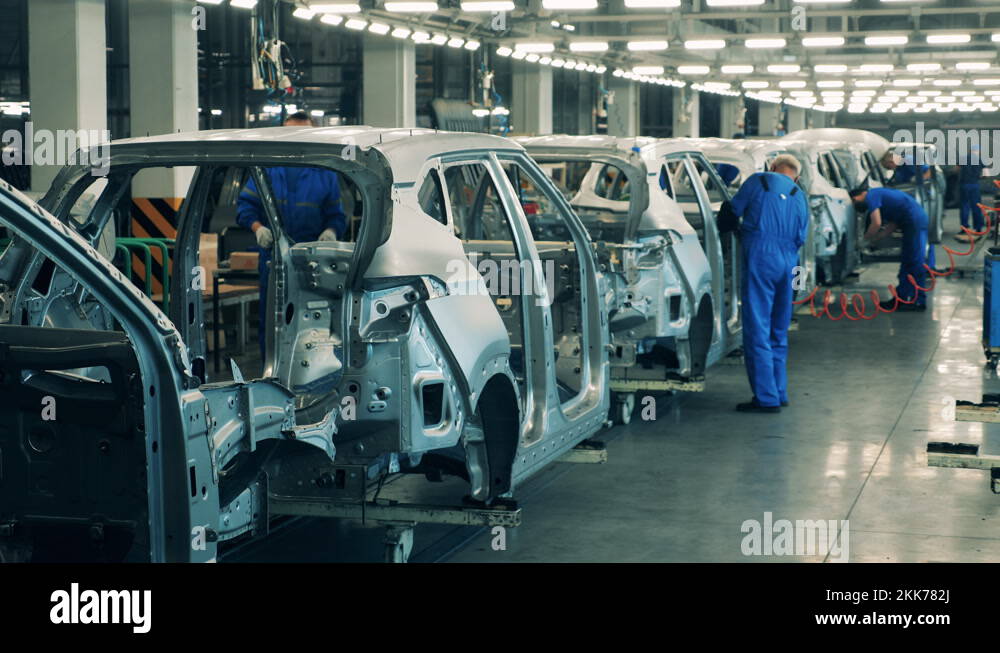 Car body production line at a modern car manufacturing facility Stock ...