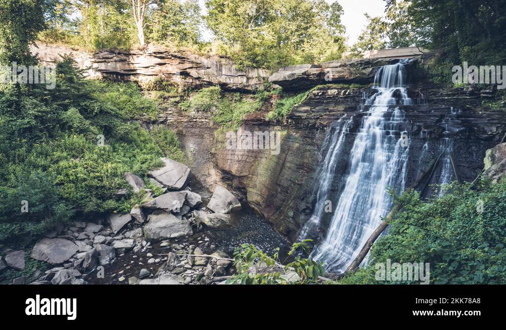 Lush gorge Stock Videos & Footage - HD and 4K Video Clips - Alamy