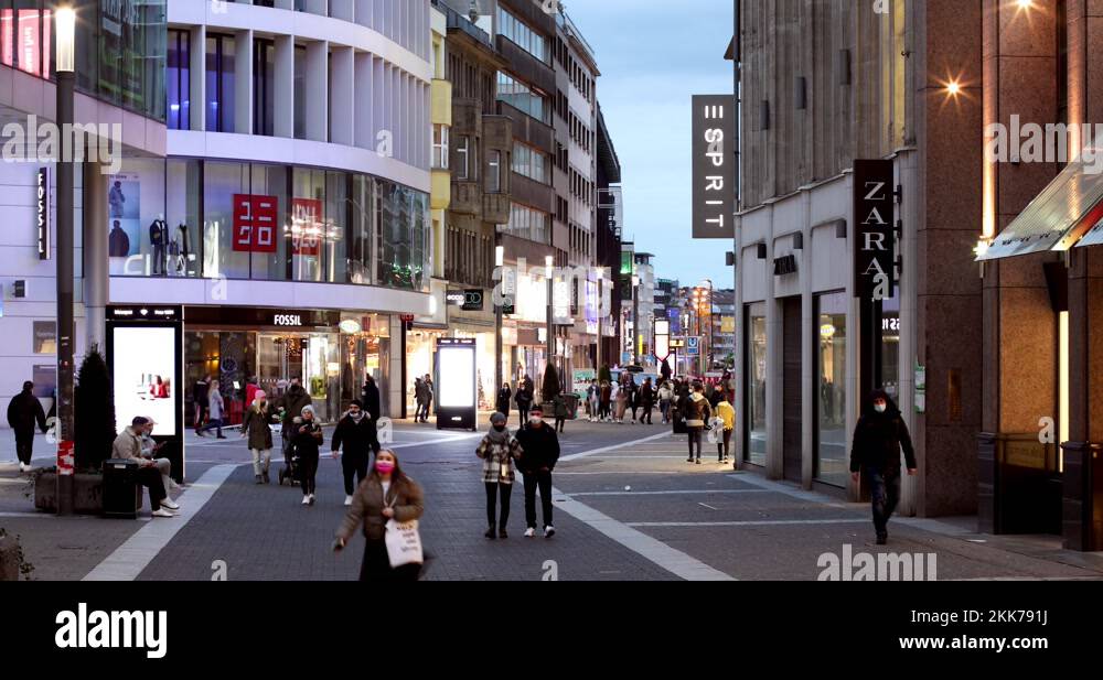 Da ring Stock Videos & Footage - HD and 4K Video Clips - Alamy