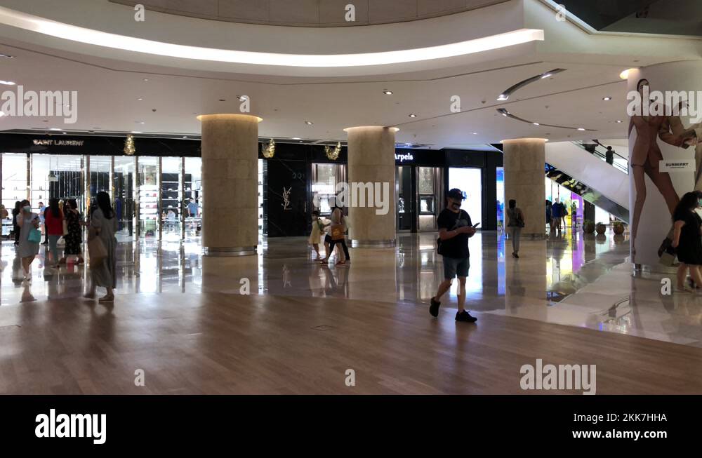 Singapore: ION Orchard shopping centre during covid-19 pandemic, 4K ...