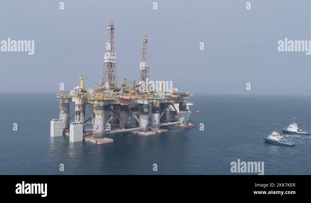 Saudi arabia oil rig Stock Videos & Footage - HD and 4K Video Clips - Alamy