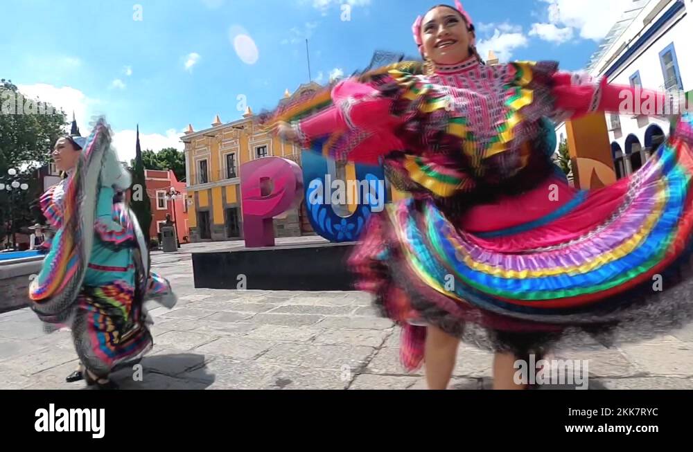 Mexican folk dance, Mexican dancers, Downtown Puebla, Jarabe Tapatio Stock Video Footage - Alamy