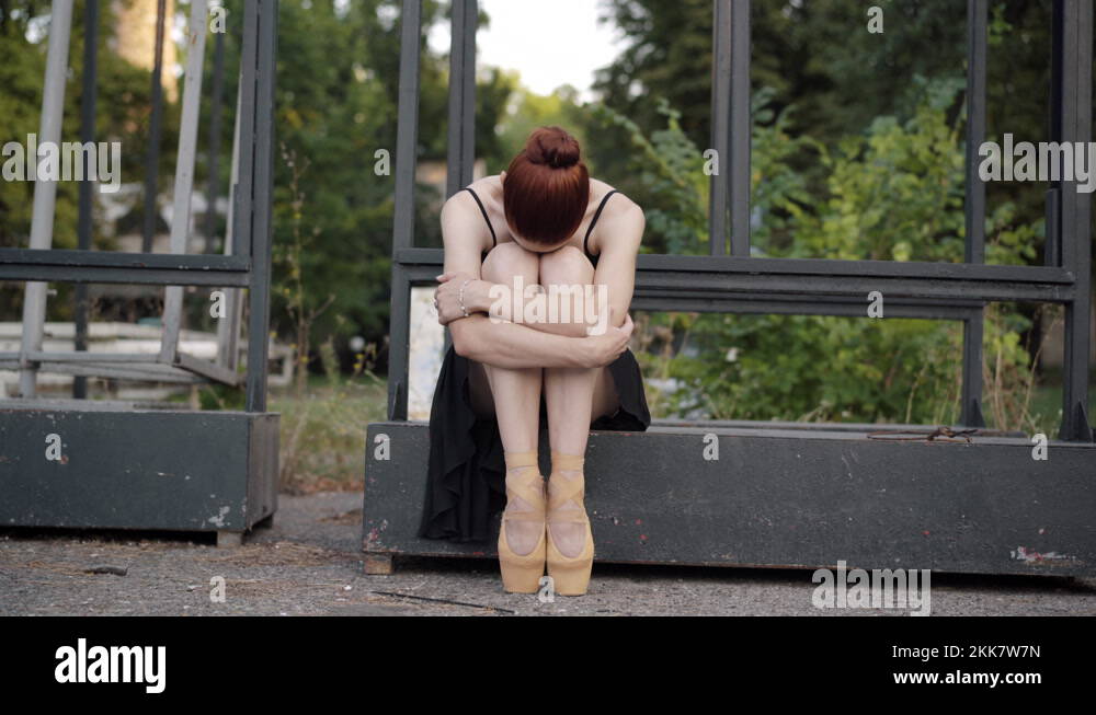 Ballet knees Stock Videos & Footage - HD and 4K Video Clips - Alamy