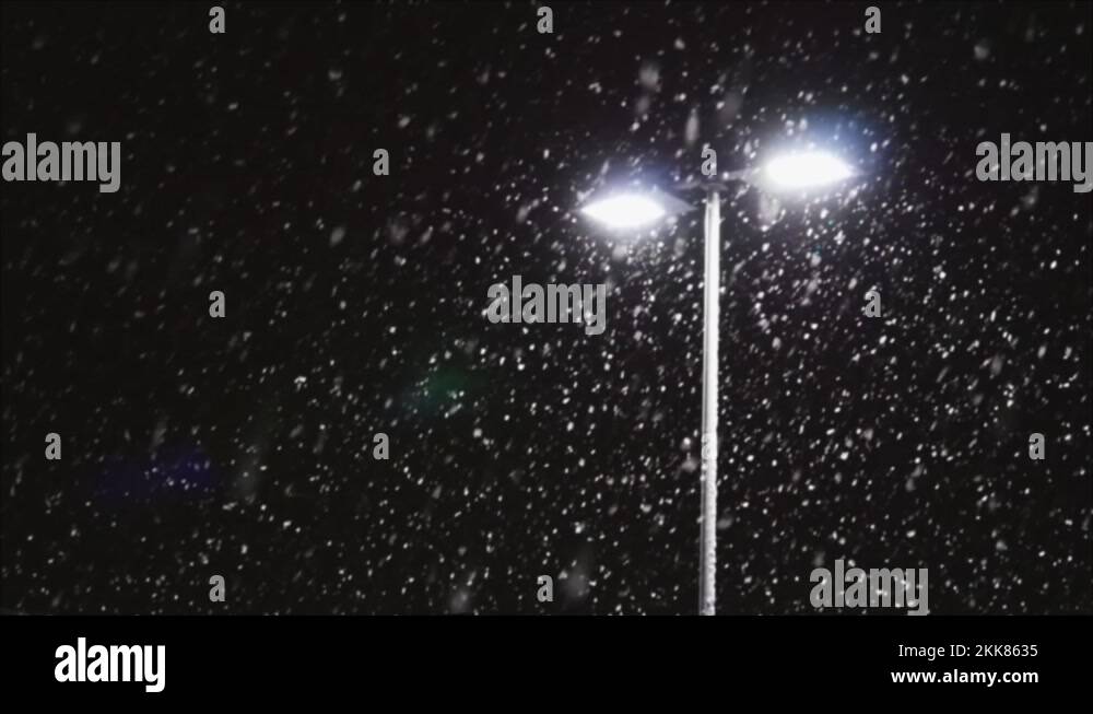Snow street lamps Stock Videos & Footage - HD and 4K Video Clips - Alamy