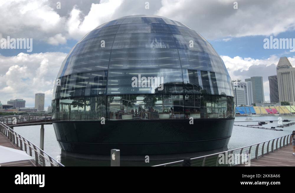 Singapore: New Apple Flagship Store along the waterfront at Marina Bay ...