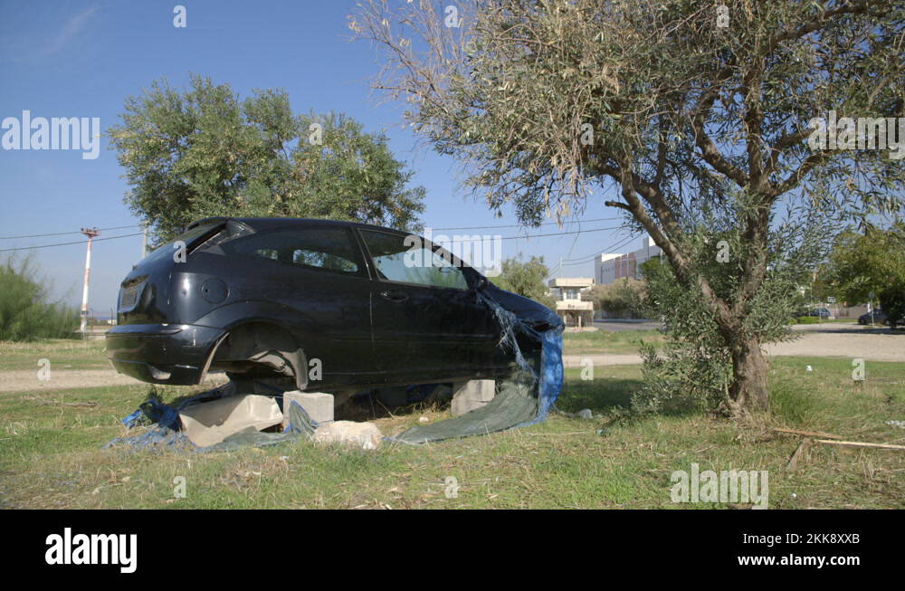 Car on blocks Stock Videos & Footage - HD and 4K Video Clips - Alamy