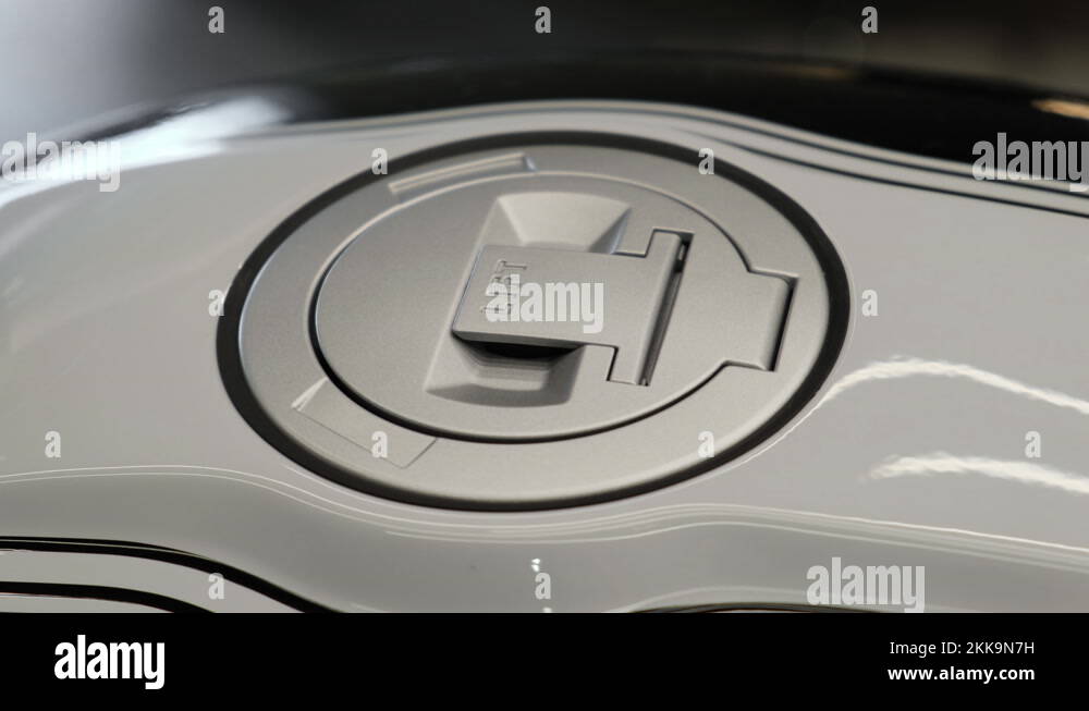 Tank hatch Stock Videos & Footage - HD and 4K Video Clips - Alamy