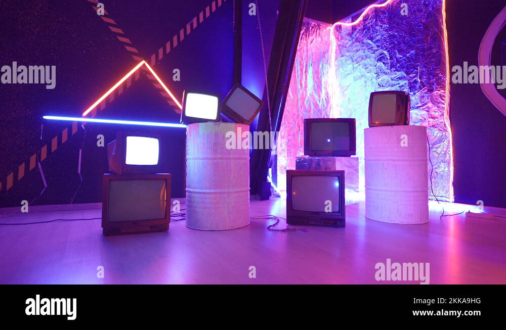 Cathode ray tube screen Stock Videos & Footage - HD and 4K Video Clips ...