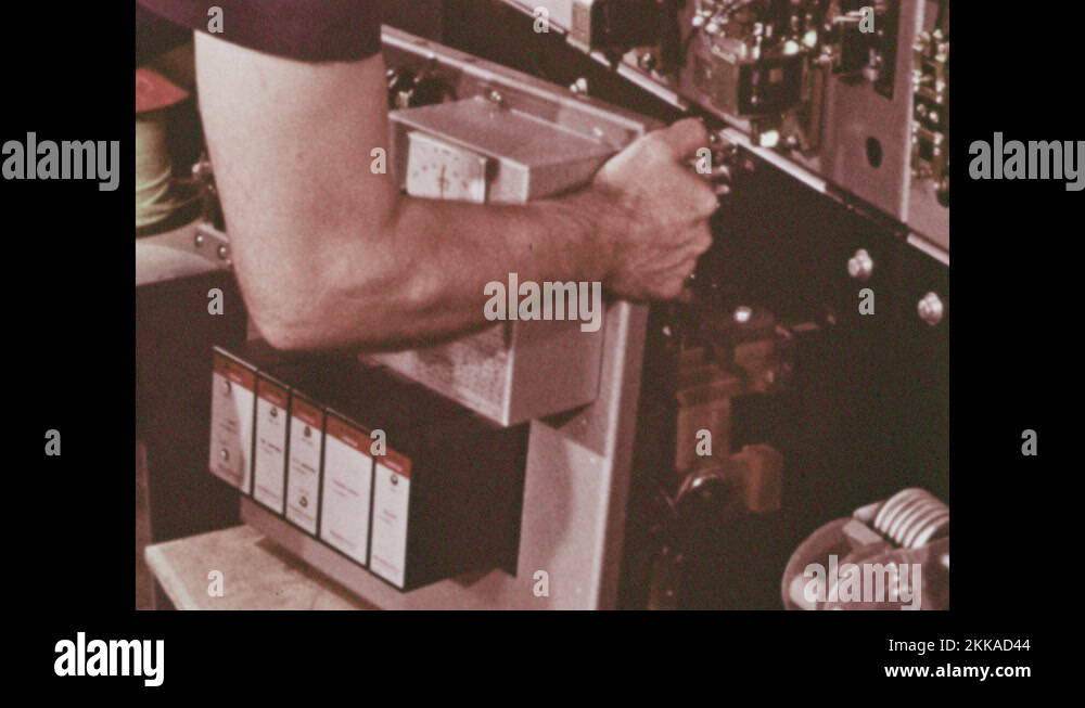 Resistor lab Stock Videos & Footage - HD and 4K Video Clips - Alamy