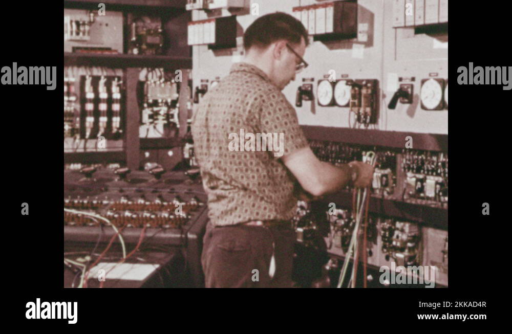 Control cords Stock Videos & Footage - HD and 4K Video Clips - Alamy