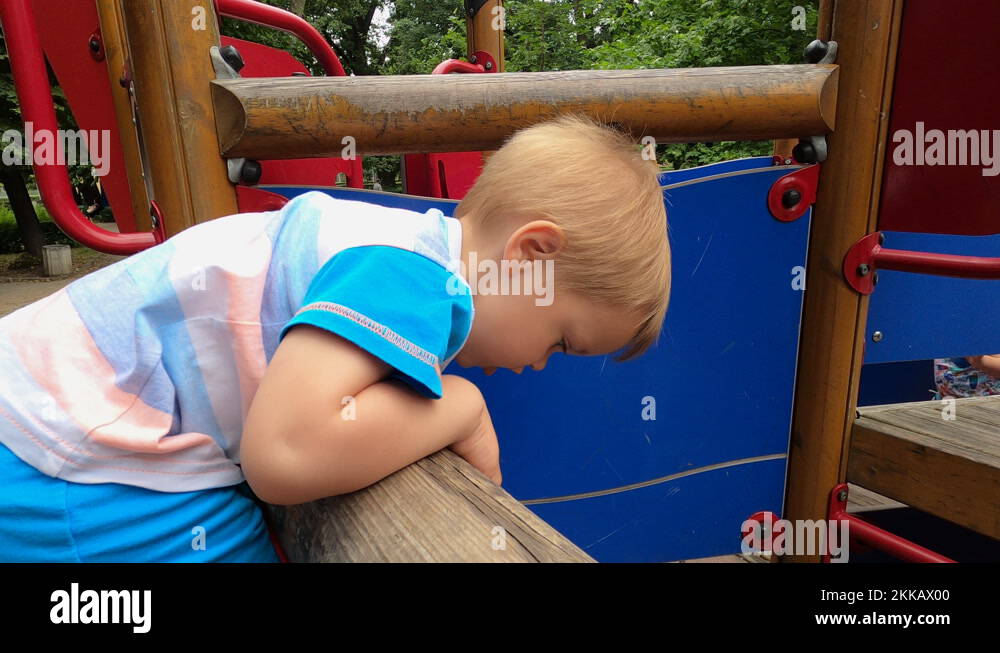 Rope ladder bridge Stock Videos & Footage - HD and 4K Video Clips - Alamy