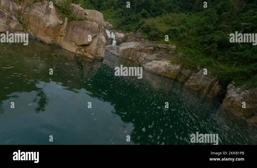 Vuelo Cinematico en el Charco Los Morones en Utuado Puerto Rico, Rio ...