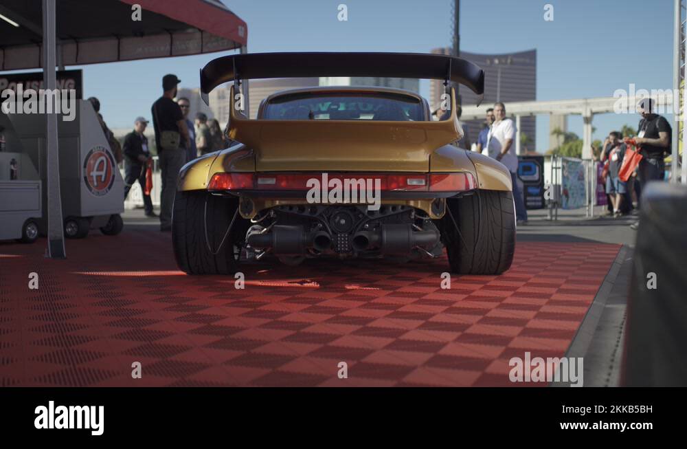 Bulky design Stock Videos & Footage - HD and 4K Video Clips - Alamy