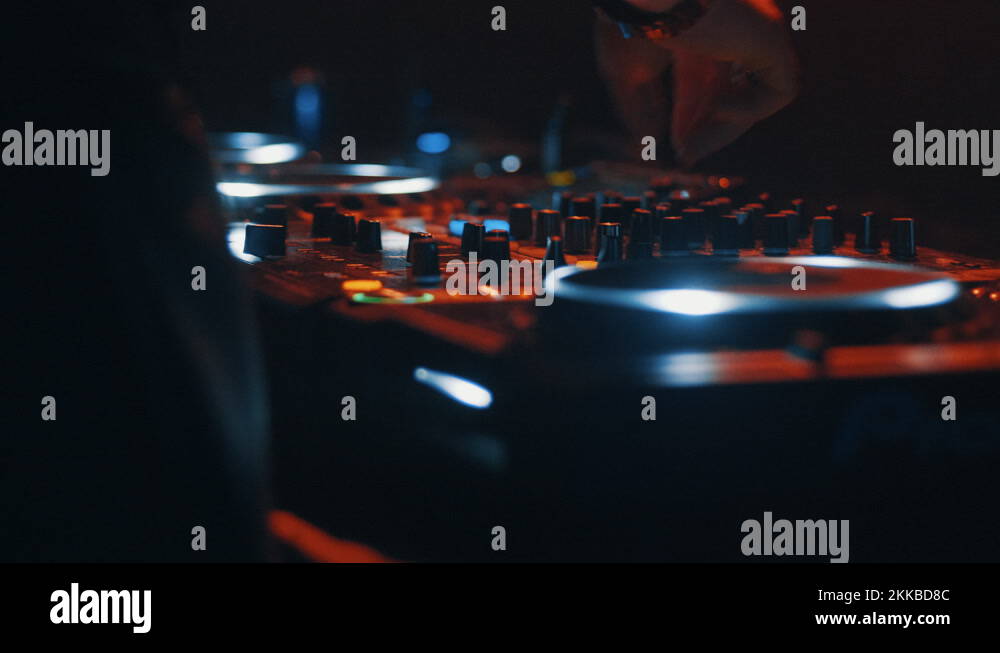 Djs turntable Stock Videos & Footage - HD and 4K Video Clips - Alamy