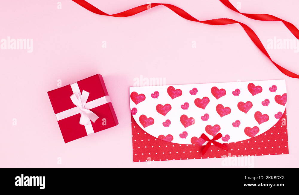 Circle envelope Stock Videos & Footage - HD and 4K Video Clips - Alamy