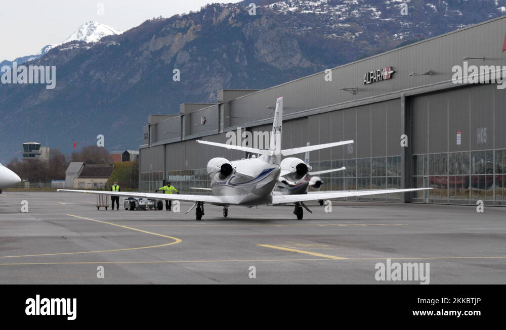 Ground guiding Stock Videos & Footage - HD and 4K Video Clips - Alamy