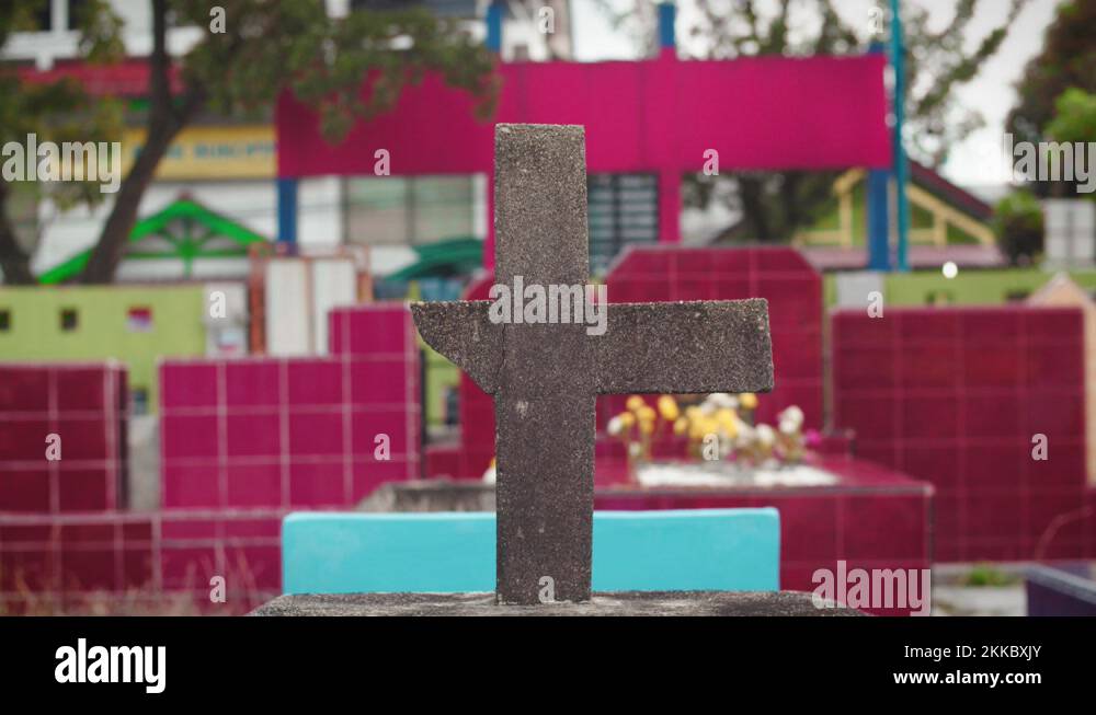 Broken tombstone cross Stock Videos & Footage - HD and 4K Video Clips ...