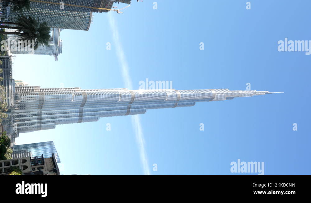 Vertical video of worlds tallest building, Burj Khalifa in Dubai, UAE ...