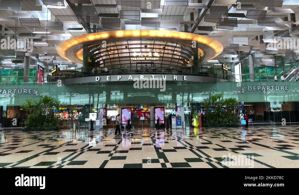 Singapore: Terminal 3 departure hall at Changi Airport (SIN), 4K Stock ...